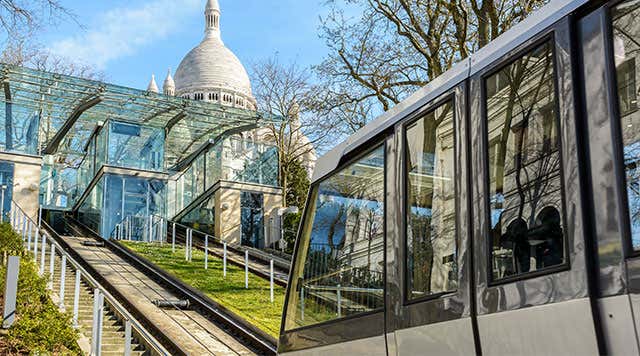 Montmartre Funicular - Information, History, Price and Timetable